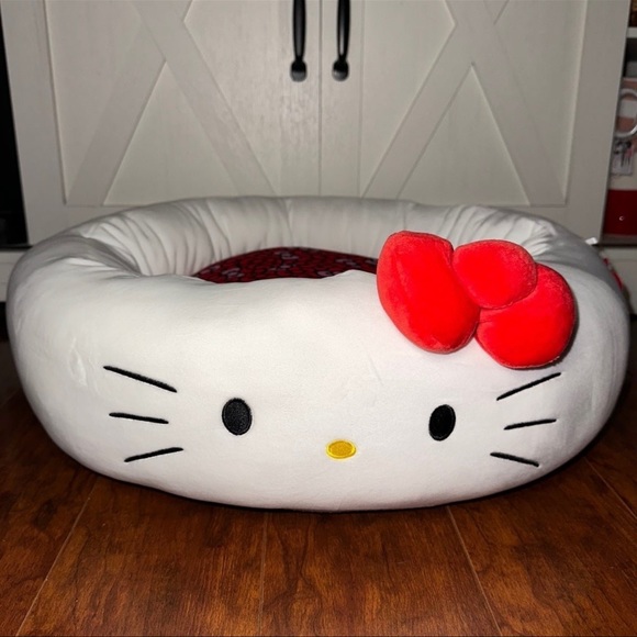 Hello Kitty | Other | Hello Kitty Pet Bed With Detachable Pillow | Poshmark